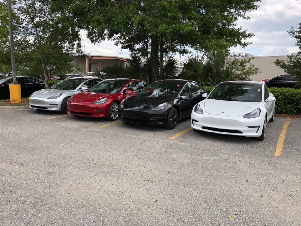 Tesla's Jacksonville Florida store gets flooded with Model 3 vehicles ...