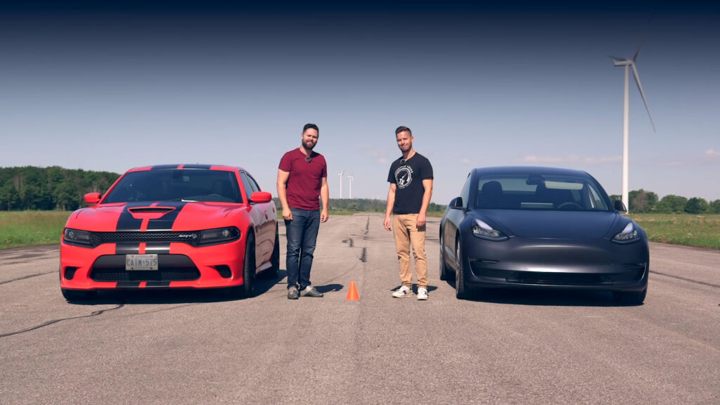 Tesla Model 3 Performance takes on Dodge Charger SRT Hellcat in a drag race